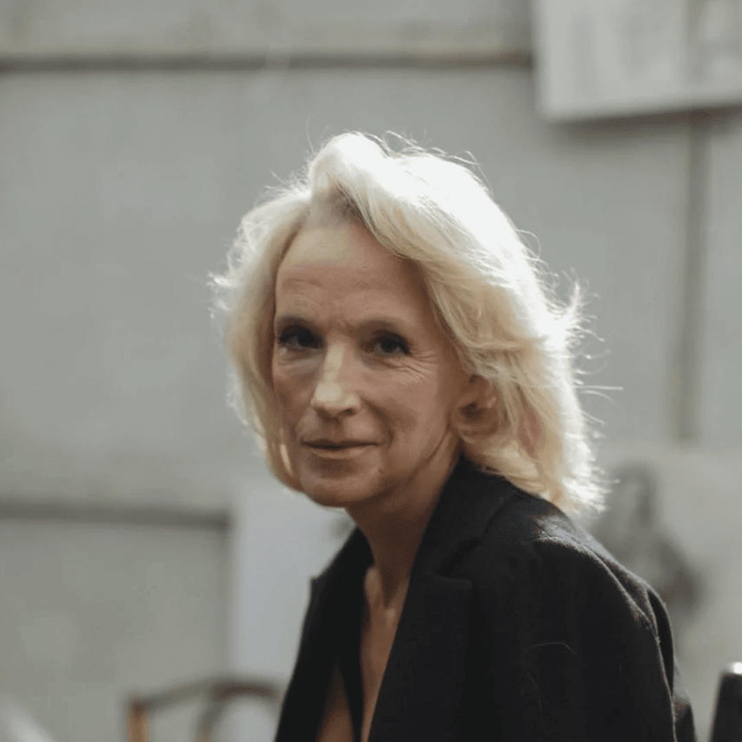 Everything you need to know about lip taping & does it work?